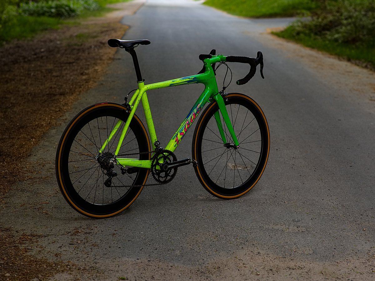Isaac Impulse Carbon als "Neonbonbon" - Rennrad-News