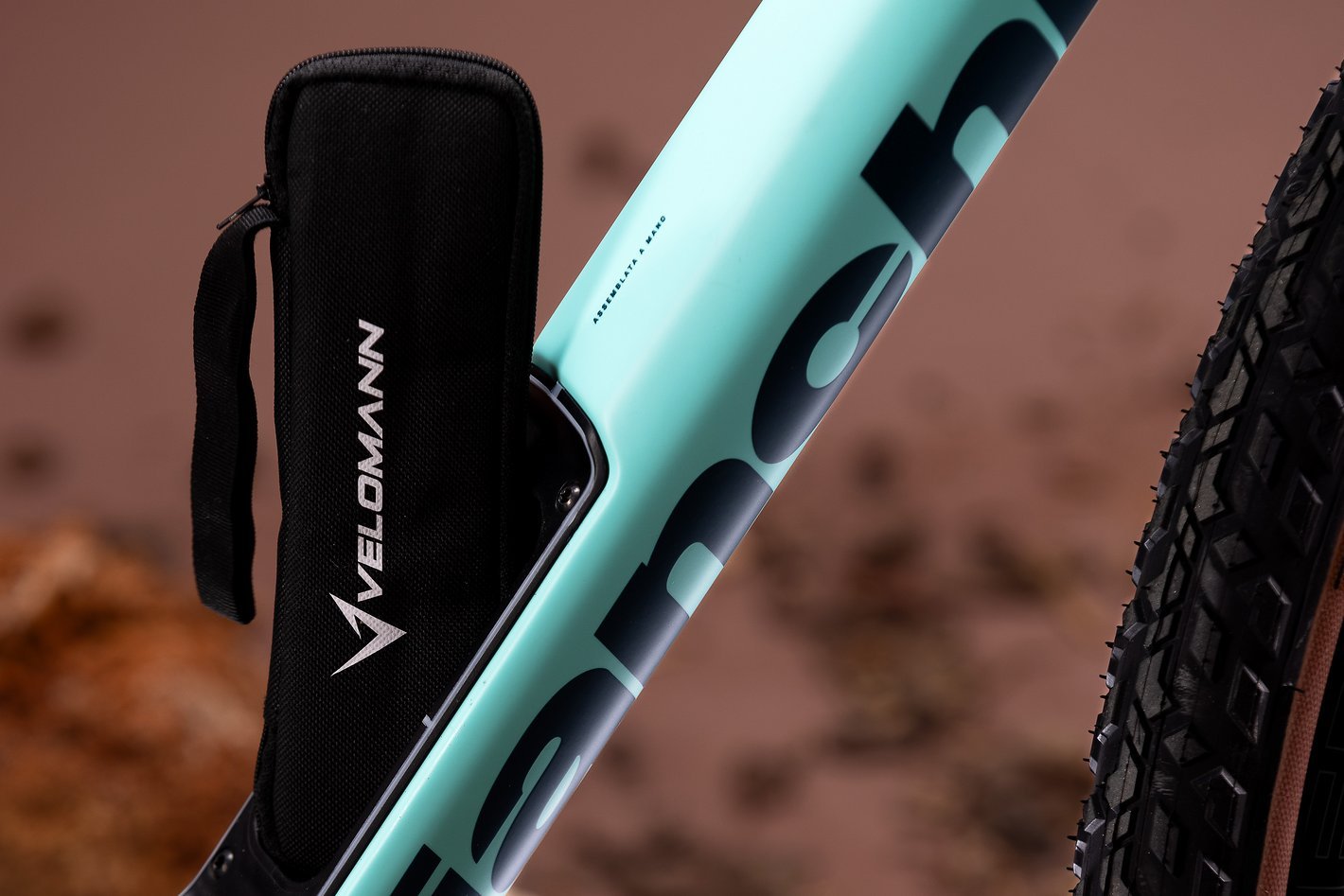 Neues Bianchi Arcadex Gravel Bike: Mit Federgabel und Staufach ins Blaue - Rennrad-News
