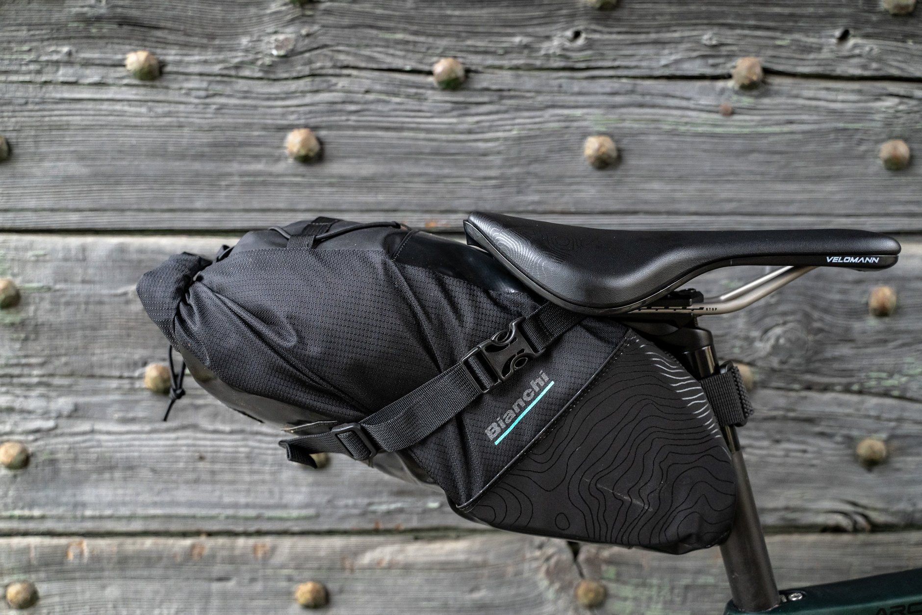 Neues Bianchi Arcadex Gravel Bike: Mit Federgabel und Staufach ins Blaue - Rennrad-News