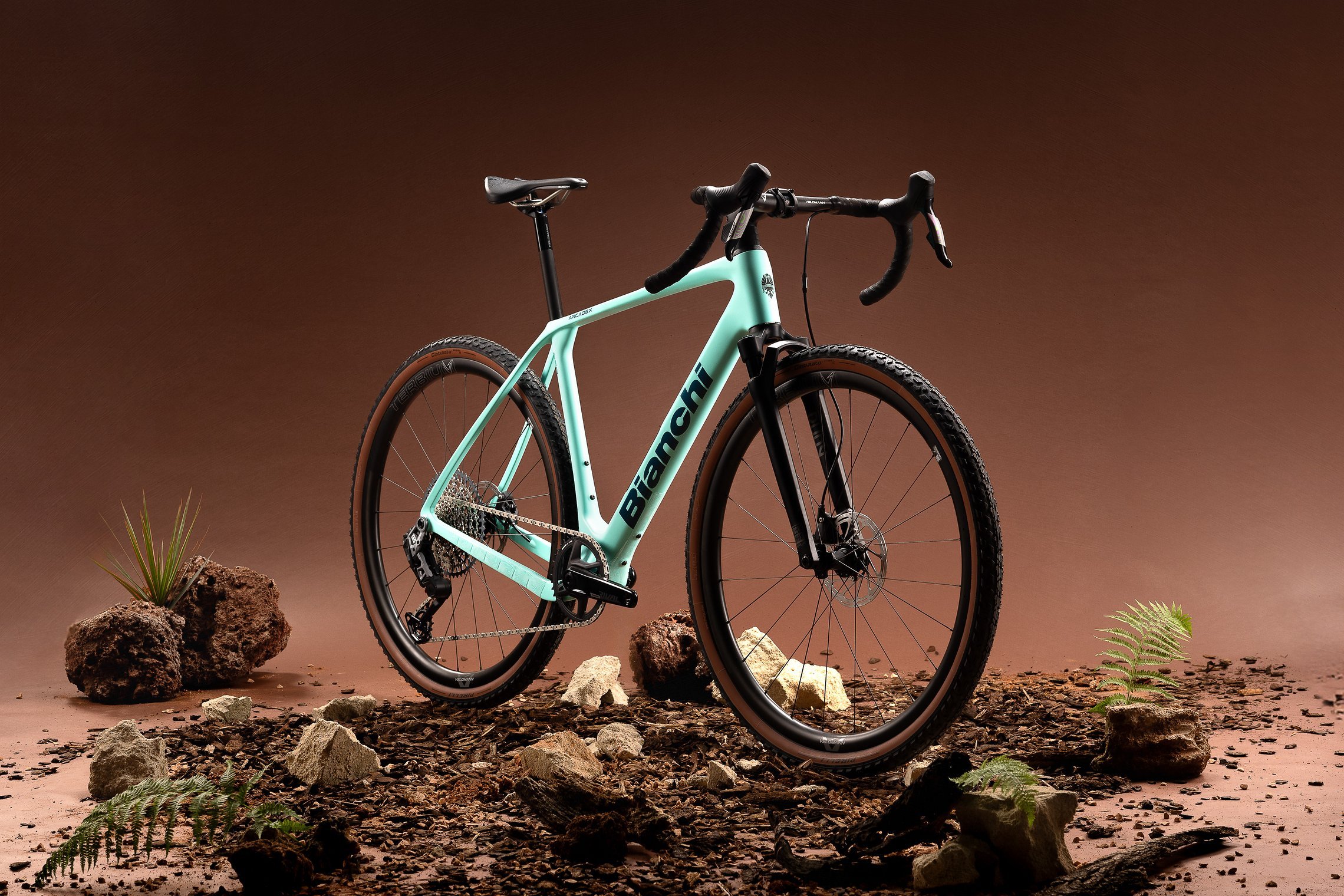 Neues Bianchi Arcadex Gravel Bike: Mit Federgabel und Staufach ins Blaue - Rennrad-News