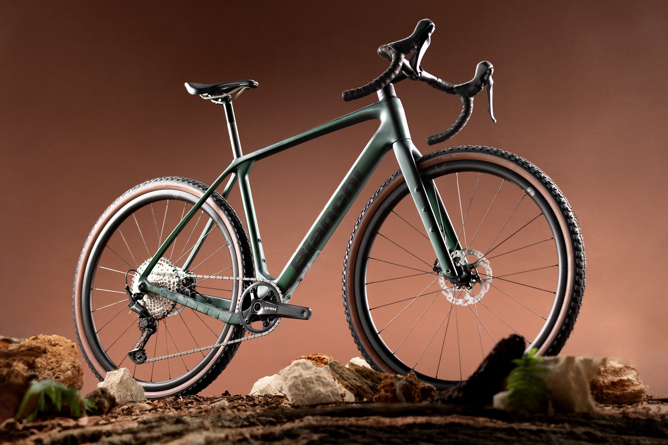 Neues Bianchi Arcadex Gravel Bike: Mit Federgabel und Staufach ins Blaue - Rennrad-News