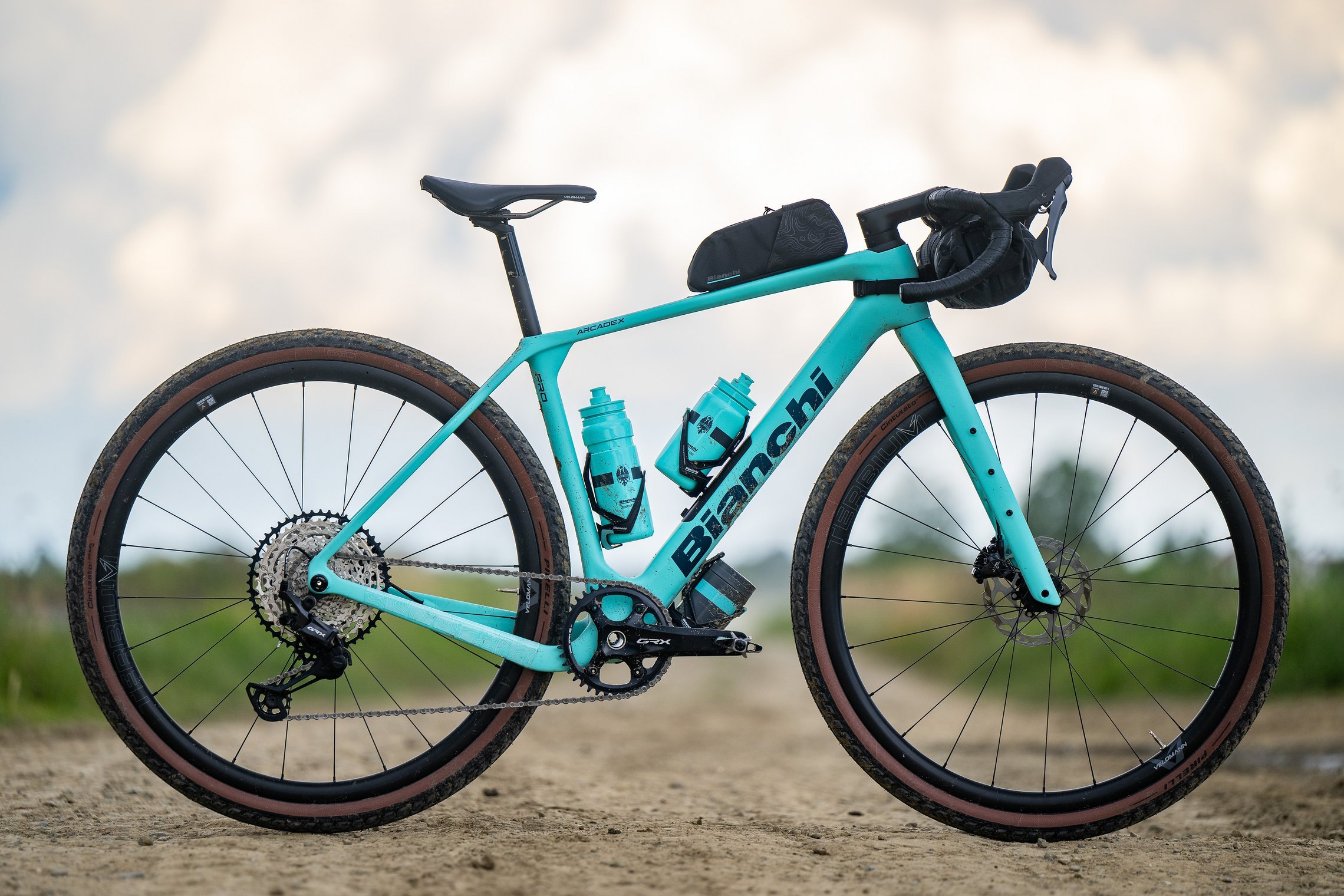 Neues Bianchi Arcadex Gravel Bike: Mit Federgabel und Staufach ins Blaue - Rennrad-News